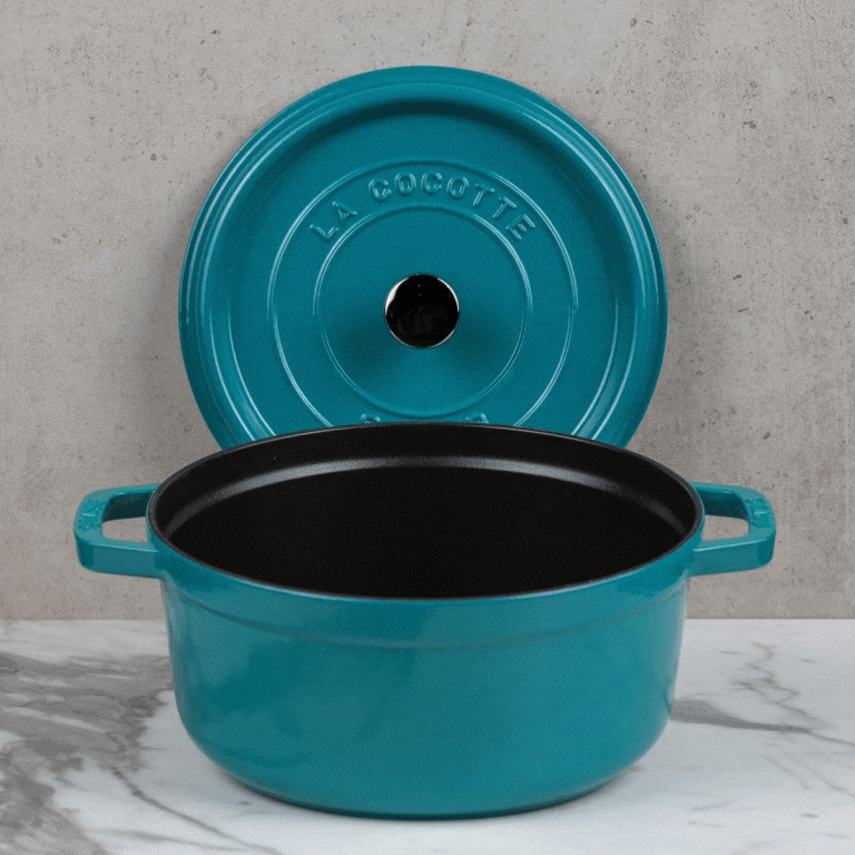 Staub Round Cocotte | VIVE Cooking School